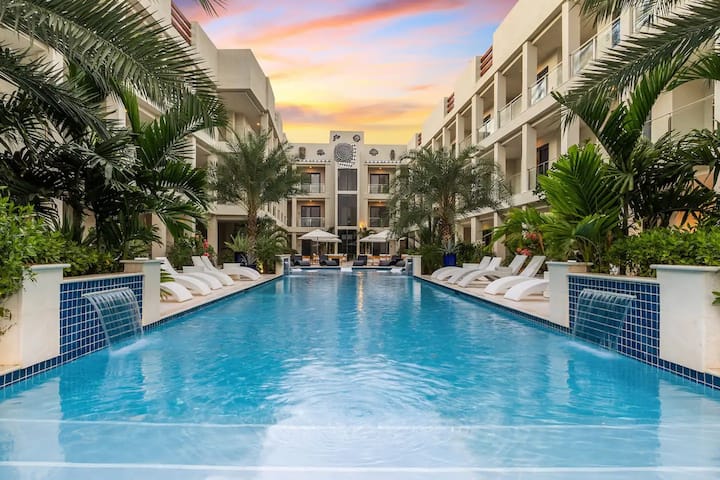 3br 3ba Condo W Pool/jacuzzi/gym - Aruba