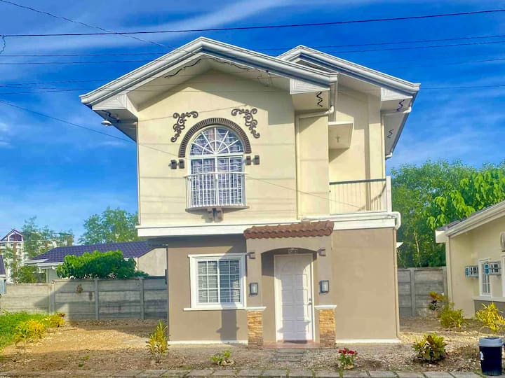 Panglao 2stry Home,9 Min Airport, Pool, Gated Subd - Philippines