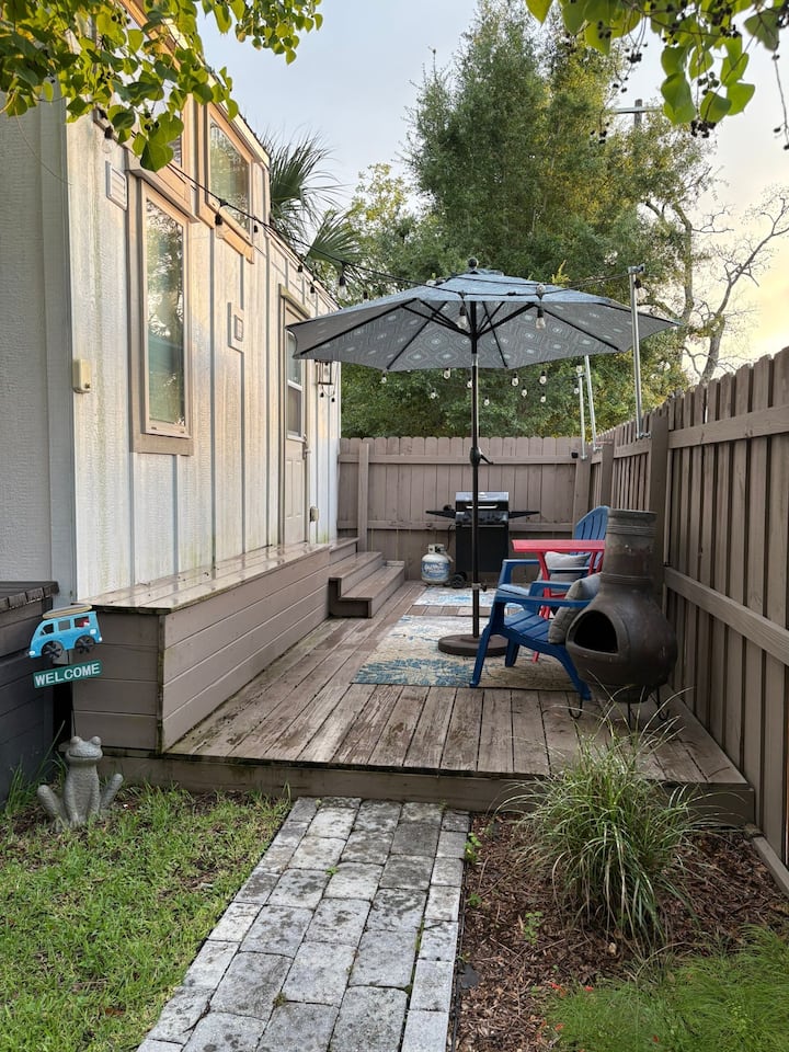 Cozy Tiny Home/private Courtyard - Pensacola, FL