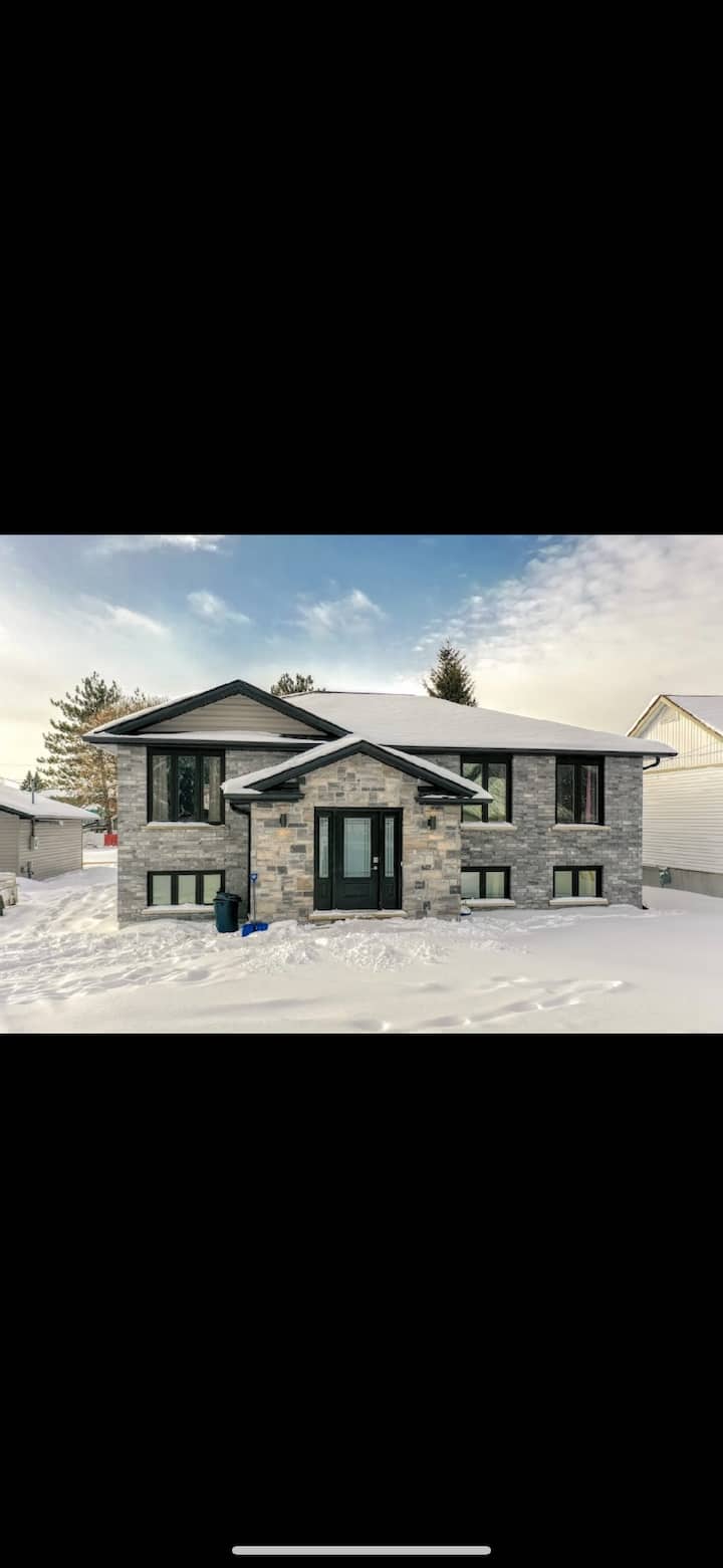 Home In Val-caron - Greater Sudbury