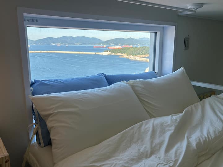 [블루&화이트] 오션뷰 감성 숙소 | 오동도• 낭만포차 |고층 복층 - Yeosu-si