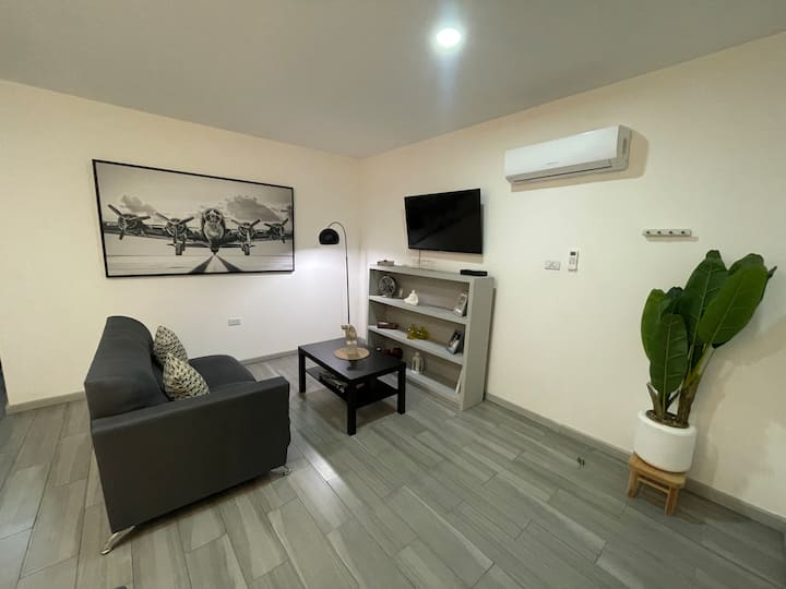 Departamento Entero En Vhsa, Con Cochera Amplia - Tabasco