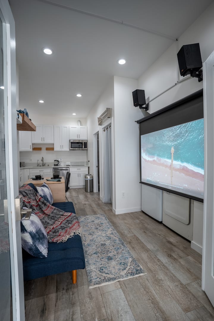 Modern Nest In Torrance - Redondo Beach, CA