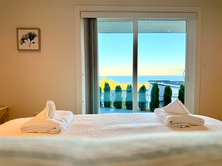 Ocean Views | 2 King Beds, Full Kitchen, Ac - Langford