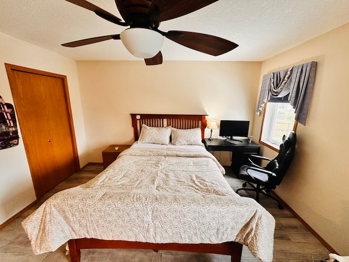 Master Bedroom & Attached Bath - Airdrie