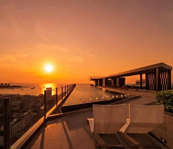 The Base Blue Horizon Hotel（一居室/网红公寓/市中心/近海滩/楼顶泳池） - Pattaya City