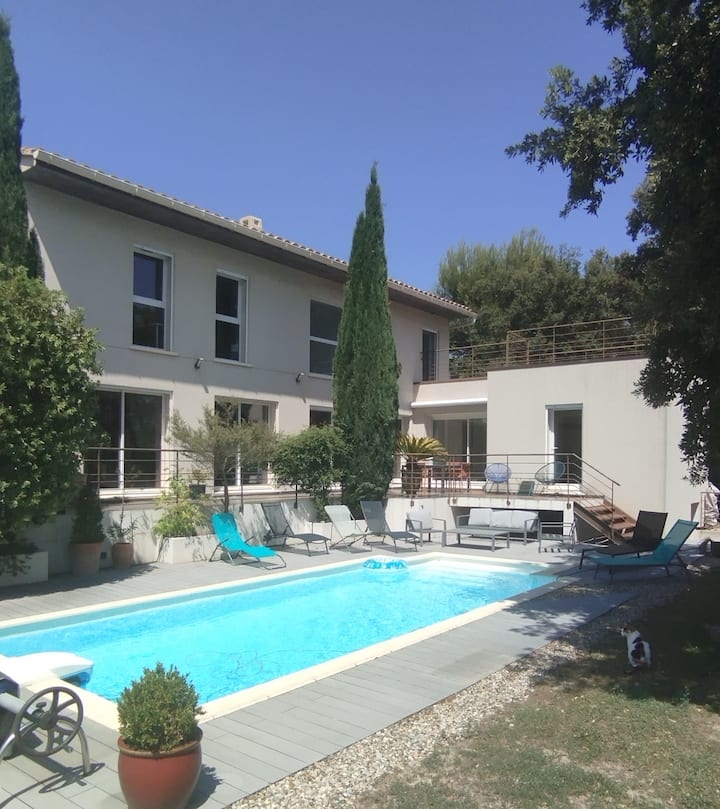 Villa Climatisée Avec Piscine, Jardin - Villeneuve-lès-Avignon