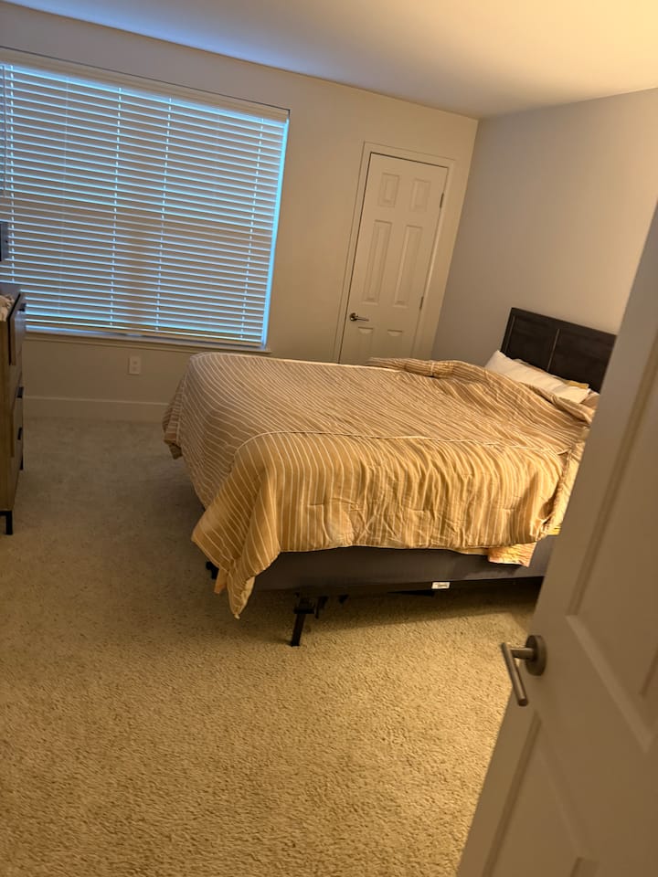 Room, Pool ,Gym Luxury Downtown - Stamford, CT