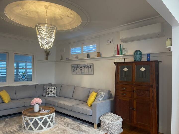 Seaside Village Cottage Charm - Wollongong