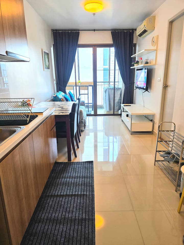Room For Rent/close To Bts Train+fibre Wifi - Phra Khanong