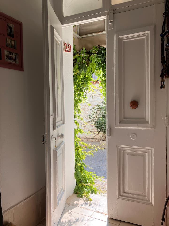 Müstakil Ada Evi -
House For Extended Stays - Bozcaada