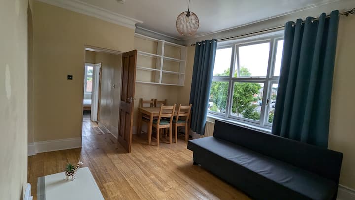 Charming Flat Near The River Thames - 京斯敦