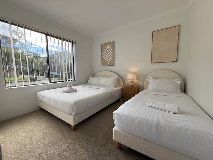 Airy Cronulla Beach Escape 2 Bed - Cronulla