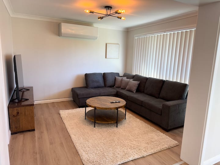4 Bedroom House With Swimming Pool & Game Room - Muswellbrook