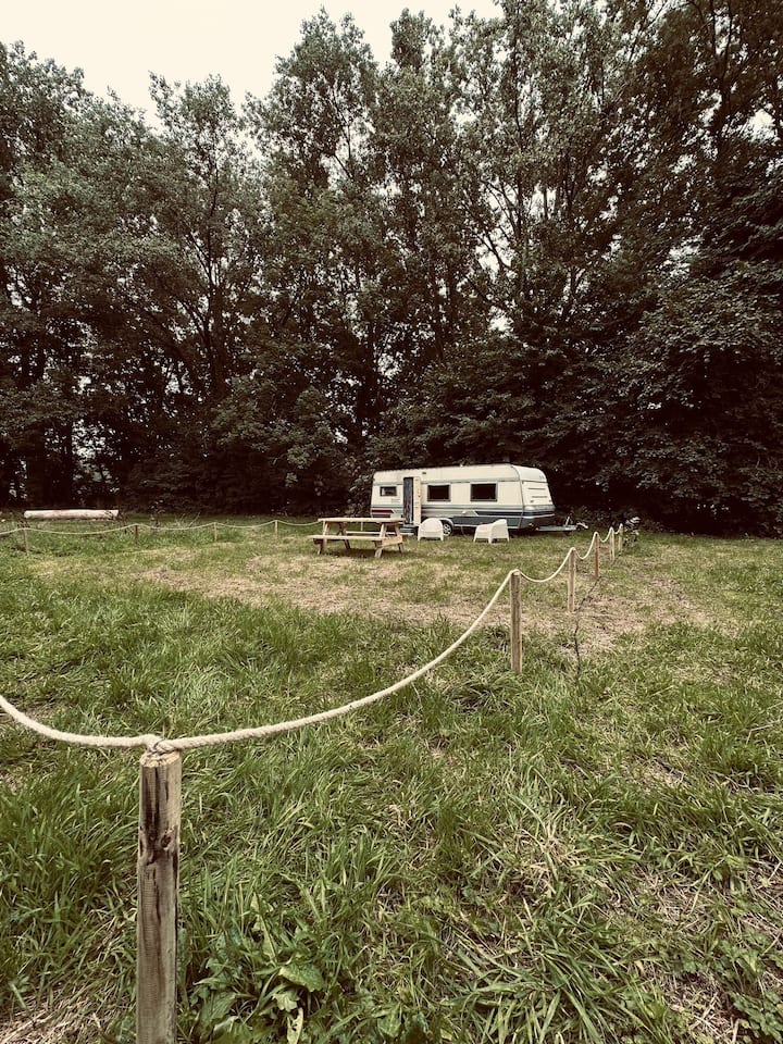 Caravan In Kloostertuin - 