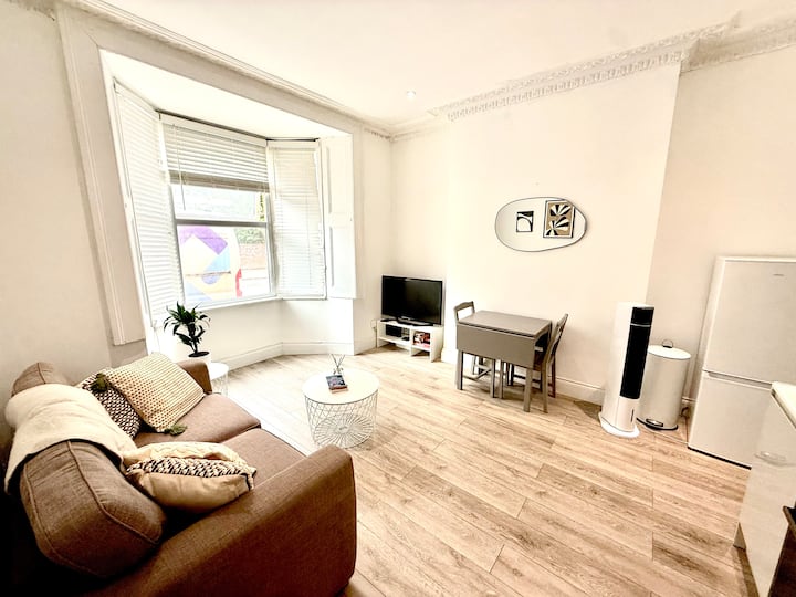 Charming 1 Bed Flat In Bristol - Bristol