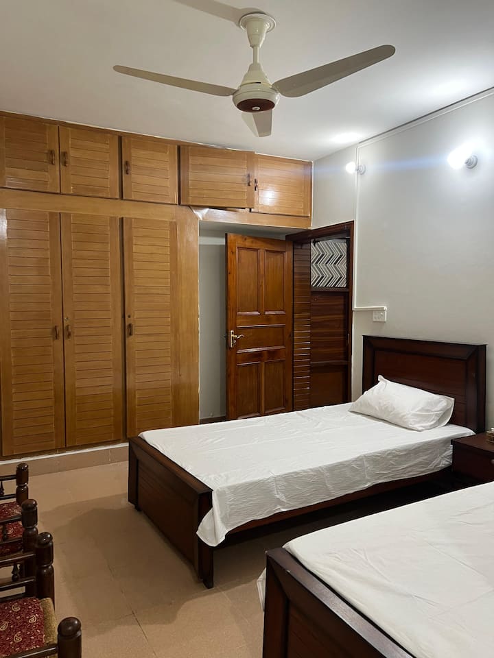 2 Bedrooms Kitchen Toilet St 67 Sec I8/3 Islamabad - Islamabad