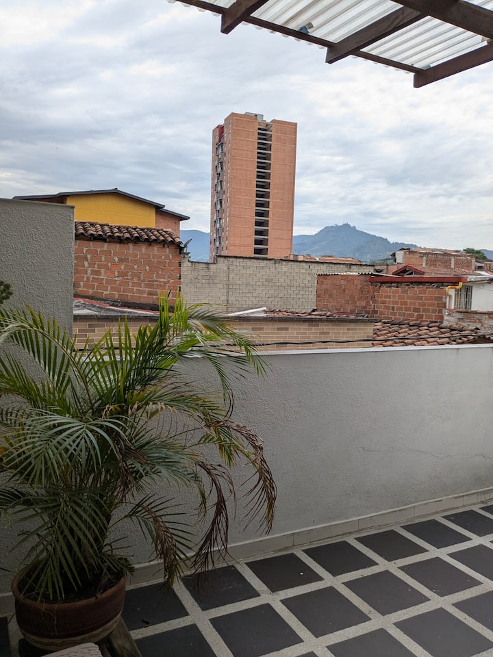 Apto Completo Con Terraza Privada Cerca Al Parque - Itagüí