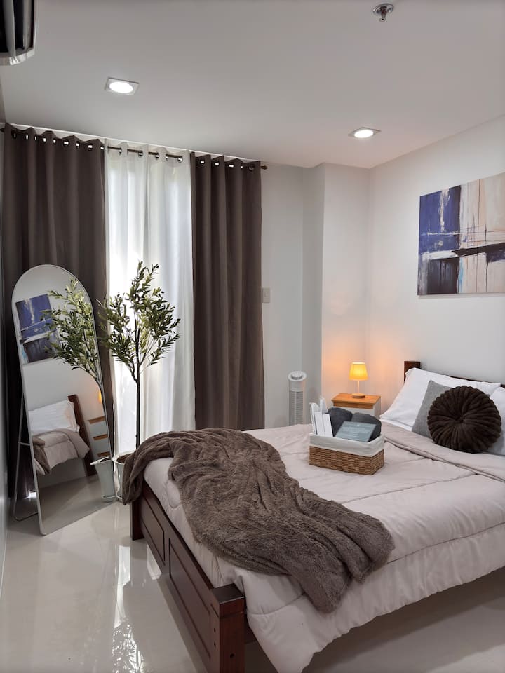 1br W/ Pool At One Pontefino Tower, Batangas City - Batangas