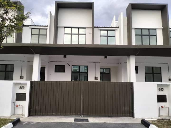 Imanstay Homestay - Padang Serai