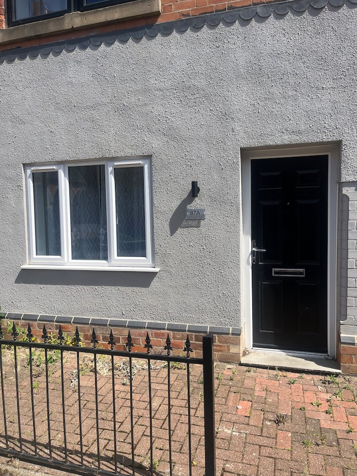 Cosy & Modern 2-bedroom Flat - Derby