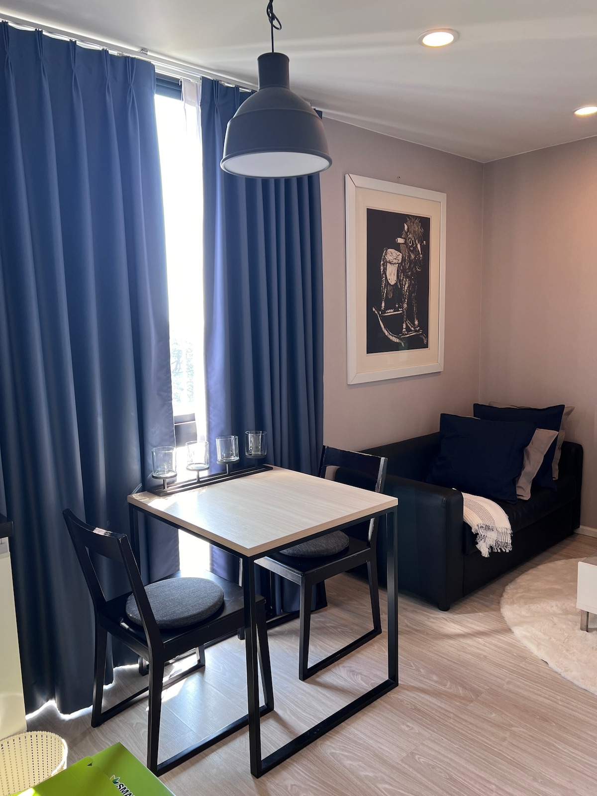 Chiang Mai Downtown/Palm Springs Apartment/Next to One Nimman/Pool/Kitchen/Gym - Airbnb