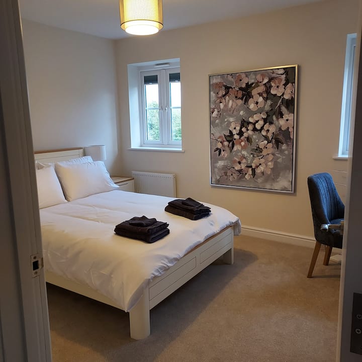 4br Home In Bourne | Sleep 7 | Free Parking | Airy - Bourne