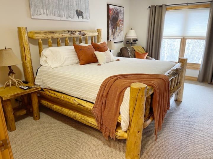 Targhee Ski Headquarters! Ski Shuttle & Hot Tubs! - Teton County, WY