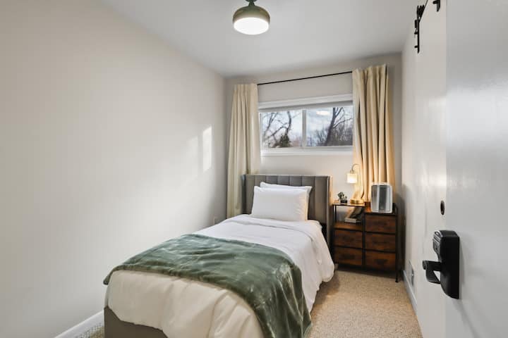 Cute And Cozy/ Great Location - Fairfax, VA