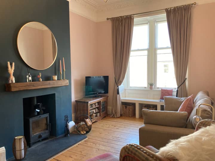 Bright, Sunny Top Floor Flat - Edimburgo