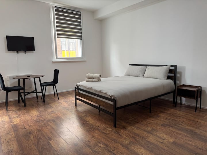 Studio In Bolton Town, Short Stay Studio, 6 - Bolton