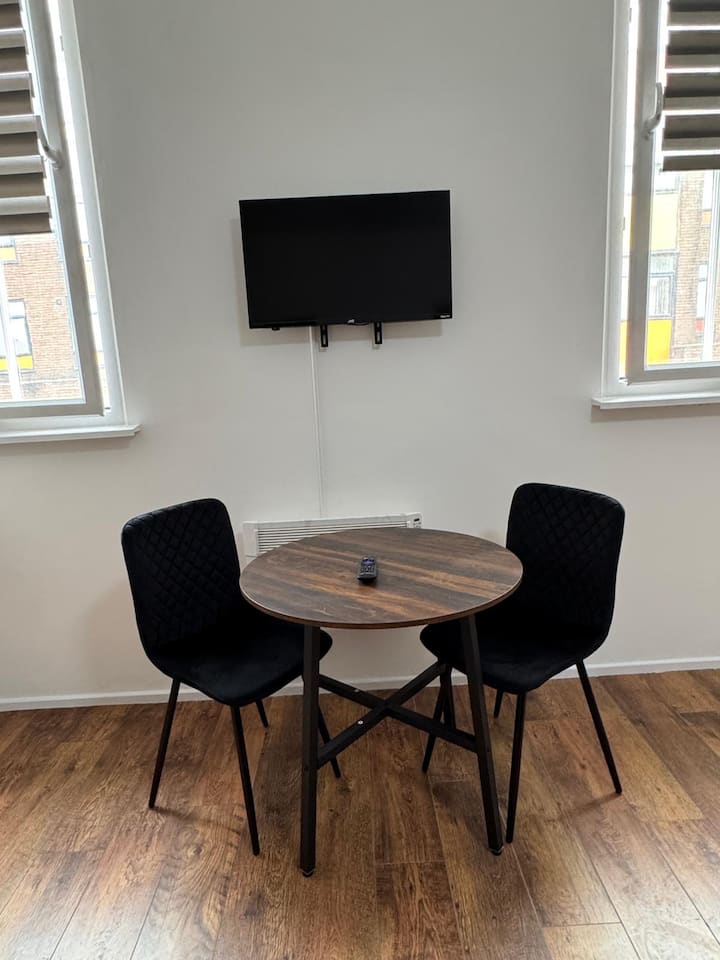 Studio In Bolton Town, Short Stay Studio, 6 - Bolton