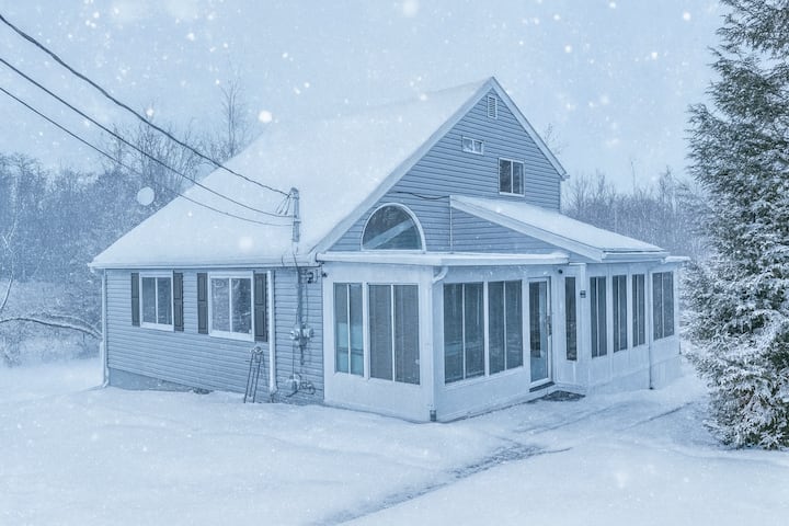 Cozy Escape: Hot Tub & Sauna By Kalahari - Pocono Lake