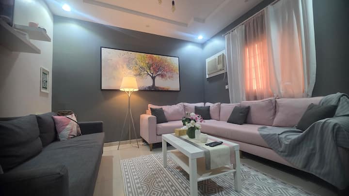 Homey 1br+lounge | Smart Entry | Garden | Location - Jeddah