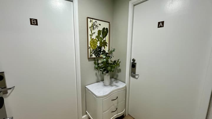 Waikiki Ocean City View 2 Bedroom 2 Bath - O‘ahu, HI