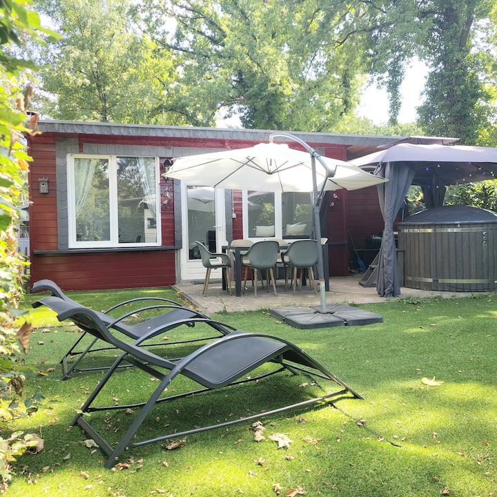 Chalet Met Hottub In Jocomo, Lanaken. - Maastricht
