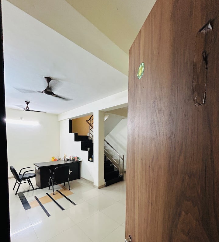 Duplex With Ac Bedrooms, Balconies & Parking - Ahmedabad