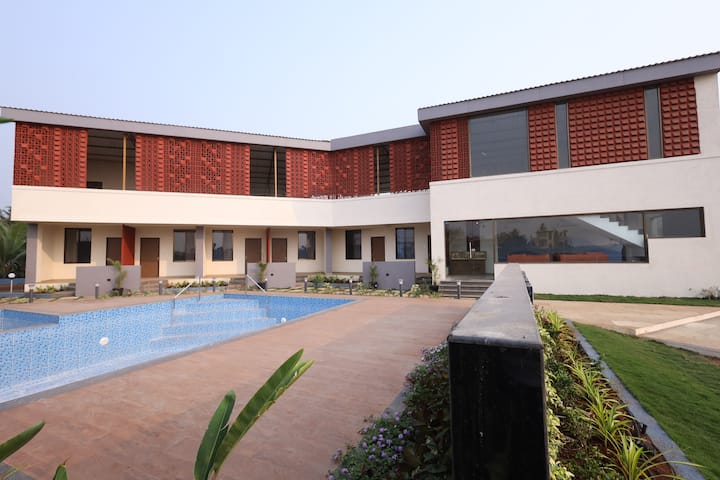 Blue Waves Resort, Alibag W/pvt 8 Rooms & Pvt Pool - Alibag