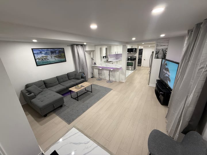 Welcome To Your Dream Rental! - Mississauga