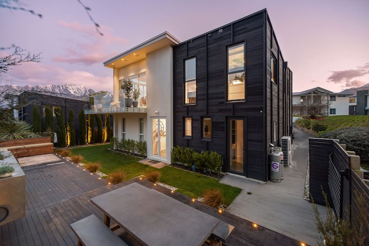 Views On Views On Highview! - Queenstown