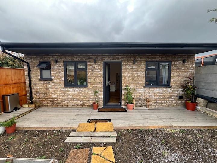 W London Studio With Garden View - Harrow