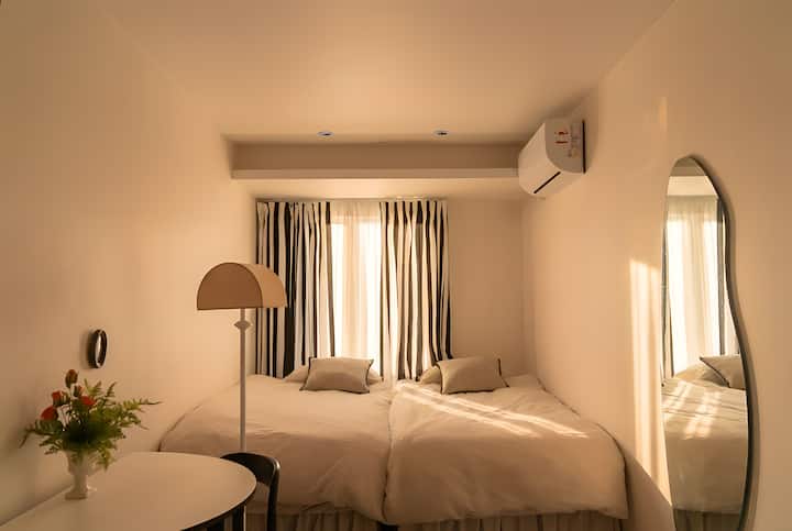 [05] 경복궁·인사동·명동 도보여행 | 개별욕실+짐보관+비대면체크인 - Seoul