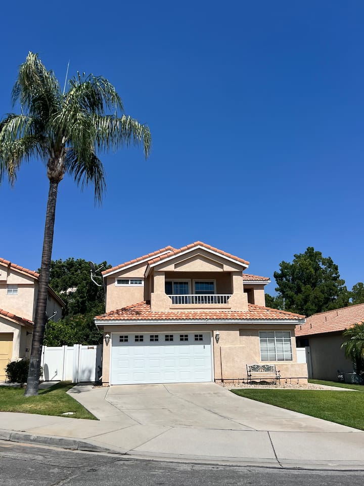 Charming 3-bedroom House W/ Wifi & Ac In Highland - Yucaipa, CA