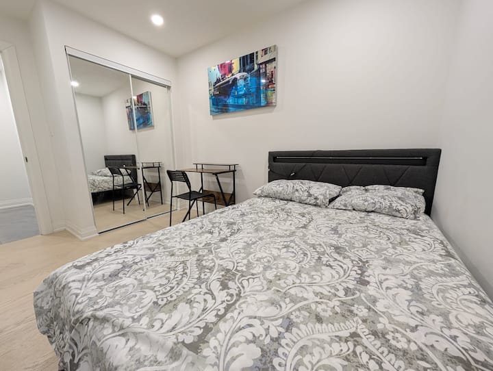 Private Room With Private Bath & Private Kitchen - Newmarket