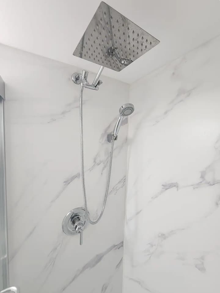 Modern Bright Bedroom. - Alberta