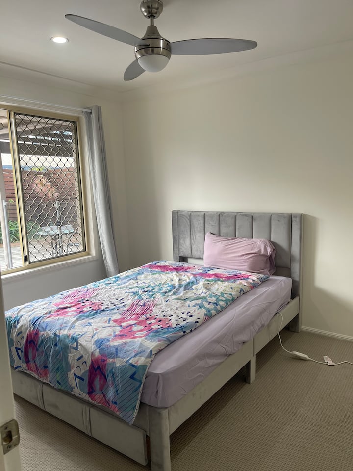 2.3 Comfortable Peaceful - Salisbury