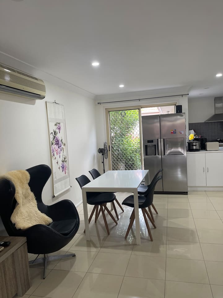 2.3 Comfortable Peaceful - Oxley