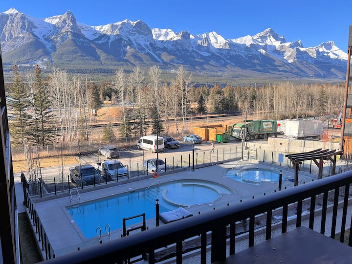 4 Br/3 Ba & 8 Beds + Best Amenities In Canmore - Alberta