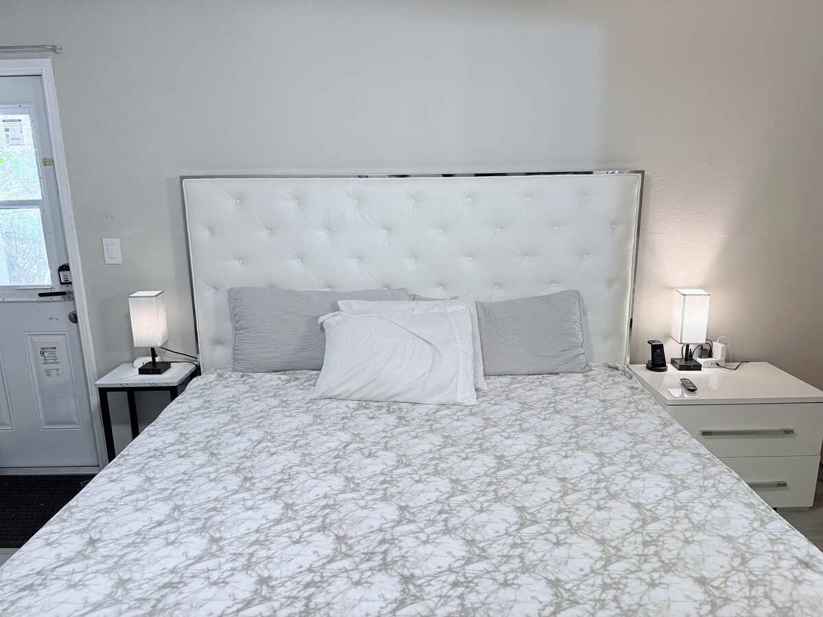 Master studio near FLL and Hard Rock Hotel - Apartments for Rent in ...