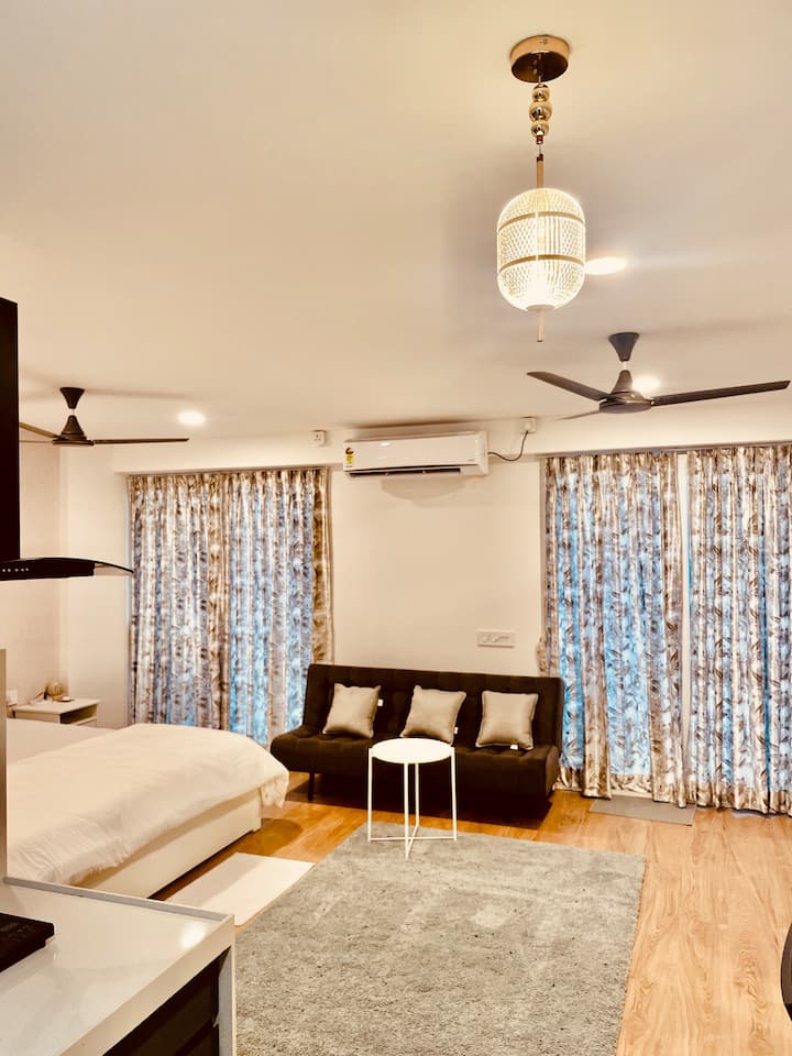 Aero 17 | Airy Luxe Apt| Airport|ac |Modern & Cozy - Pune